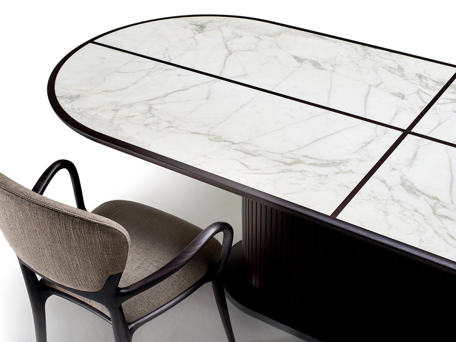 Full | Table - Stanzo Italia