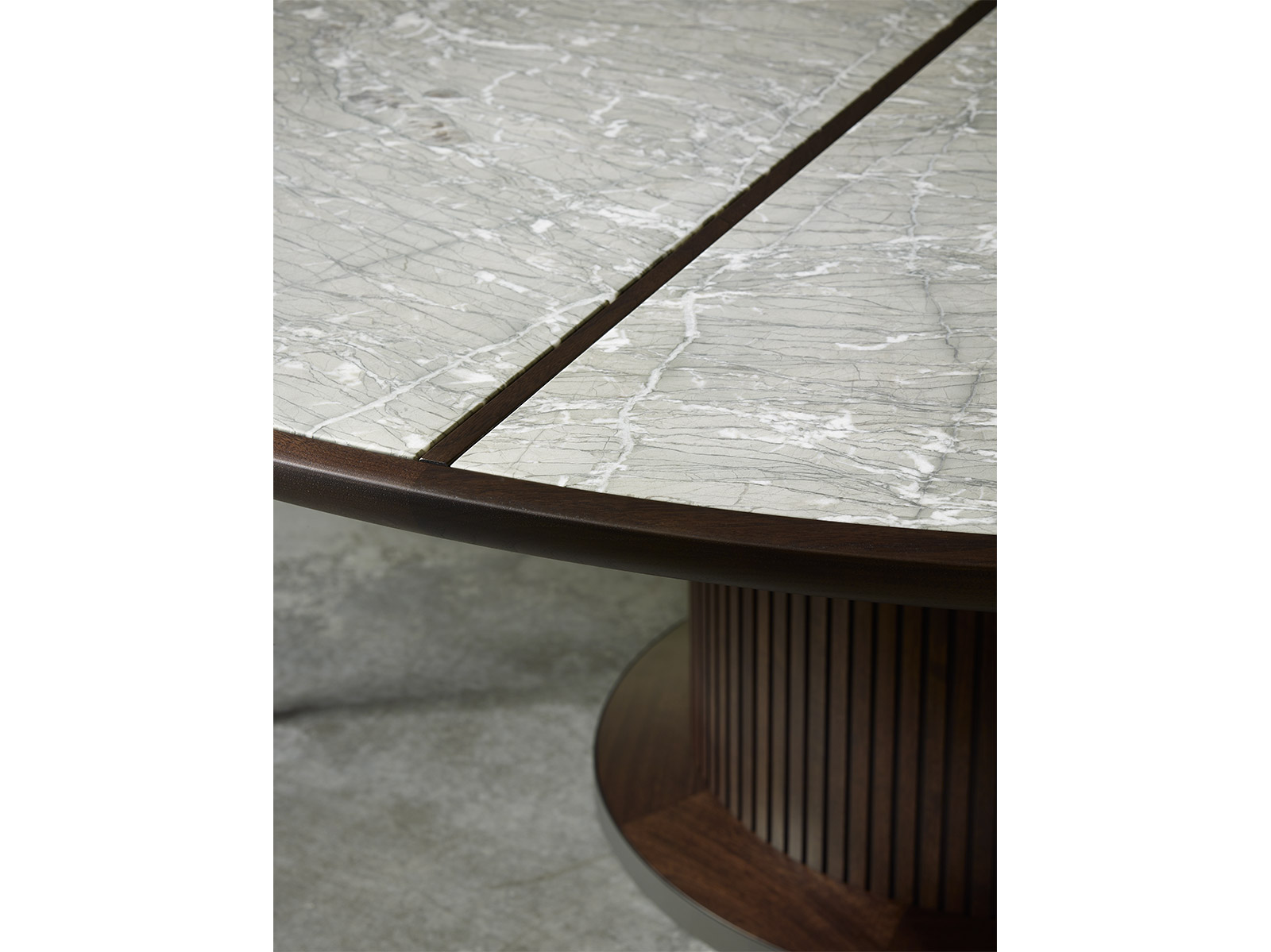 Full | Table - Stanzo Italia